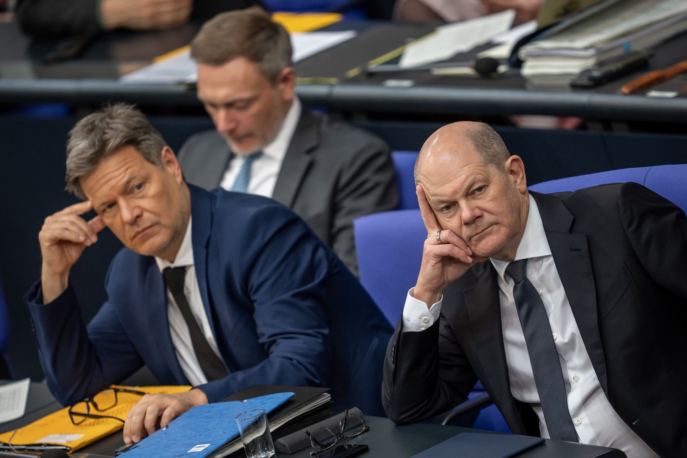 Standort Deutschland: Warum die deutsche Wirtschaft tief in der Krise ...