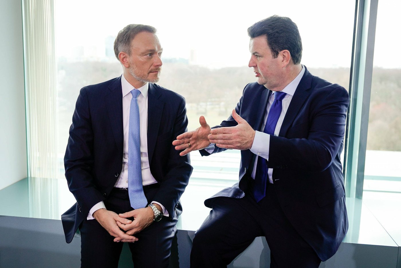 Digitalplattformen: Nächstes „German Vote“ – Bundesregierung enthält ...