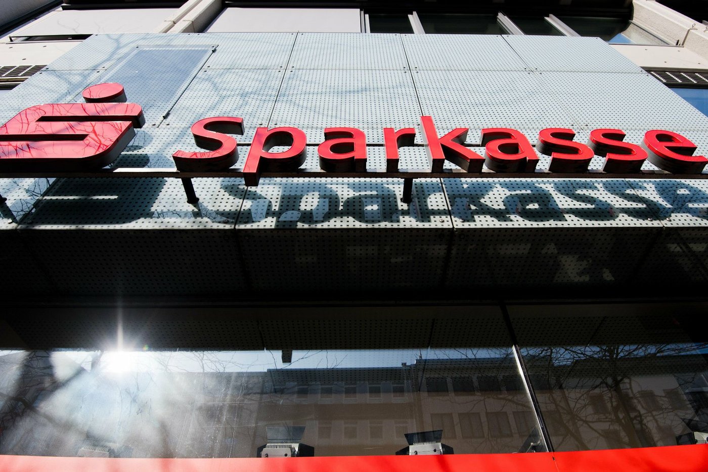 Kommentar: Die Sparkassen schaffen es nicht ohne Streit um Landesbanken