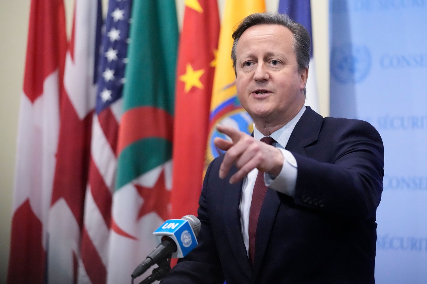 Globale Trends: Cameron will russische Milliarden in London ...