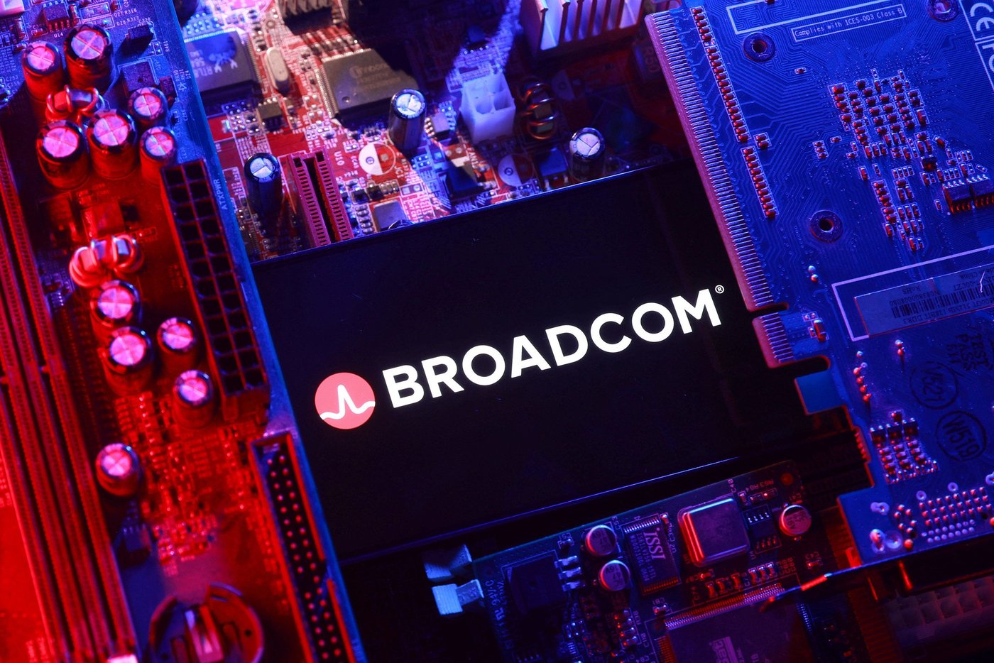 Broadcom-Aktie: Chip-Deal mit OpenAI? Strategen heben Kursziele an