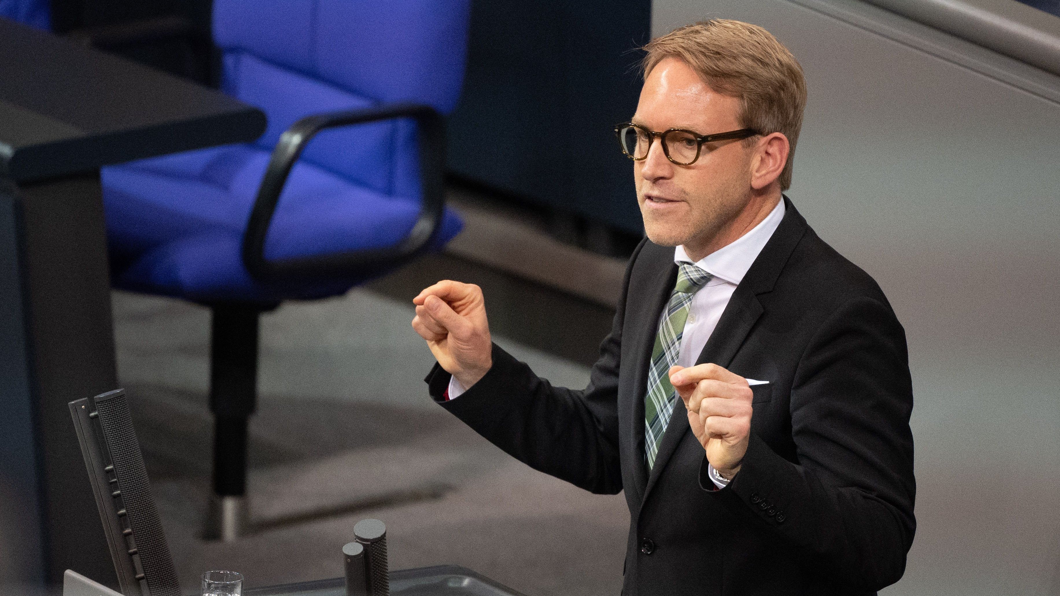 Bundestag: Harter Schlagabtausch über Russland-Nähe der AfD