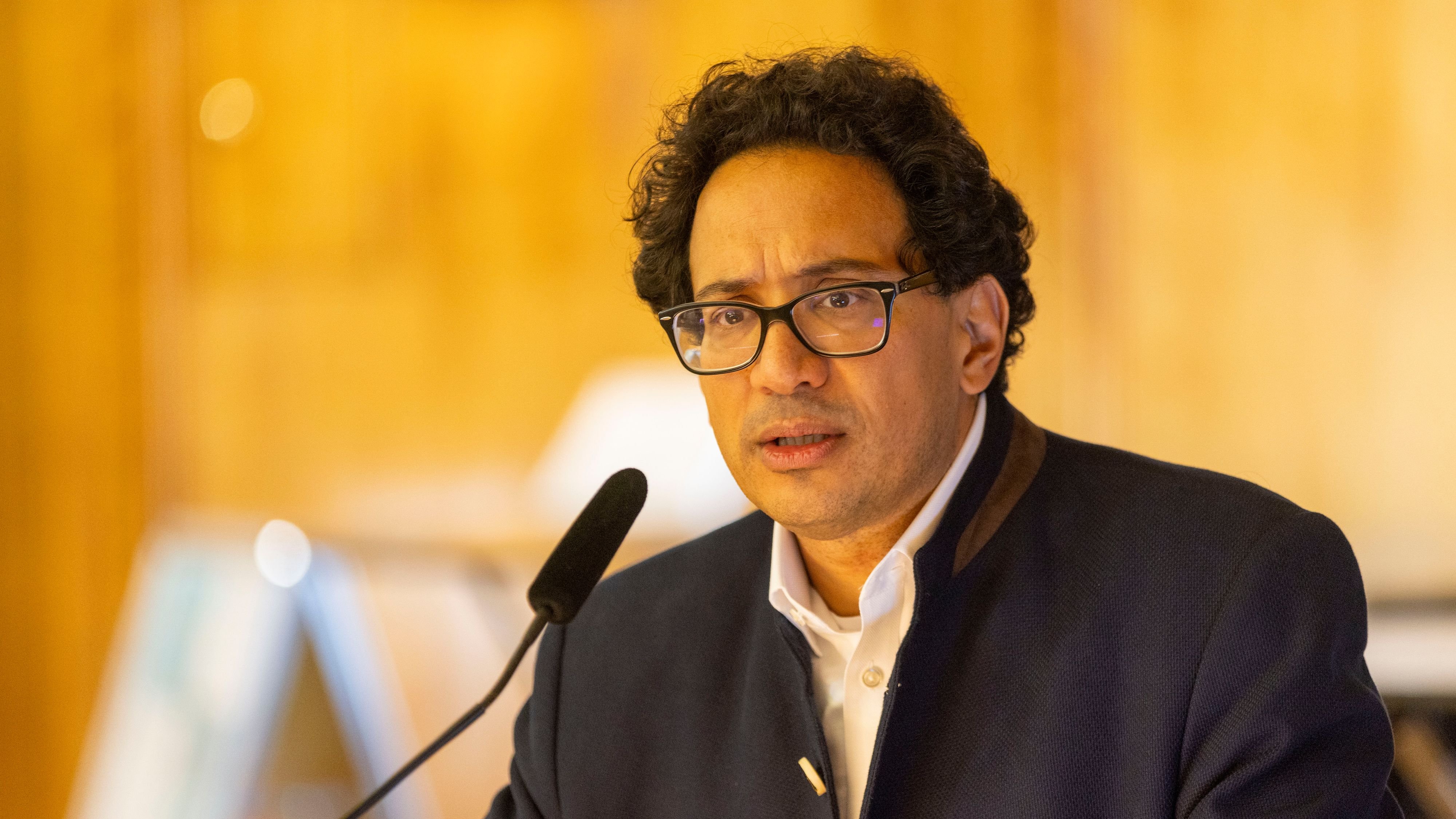 Interview: Sollen Hirnsignale künftig mit dem Handy verschmelzen, Herr Faisal?