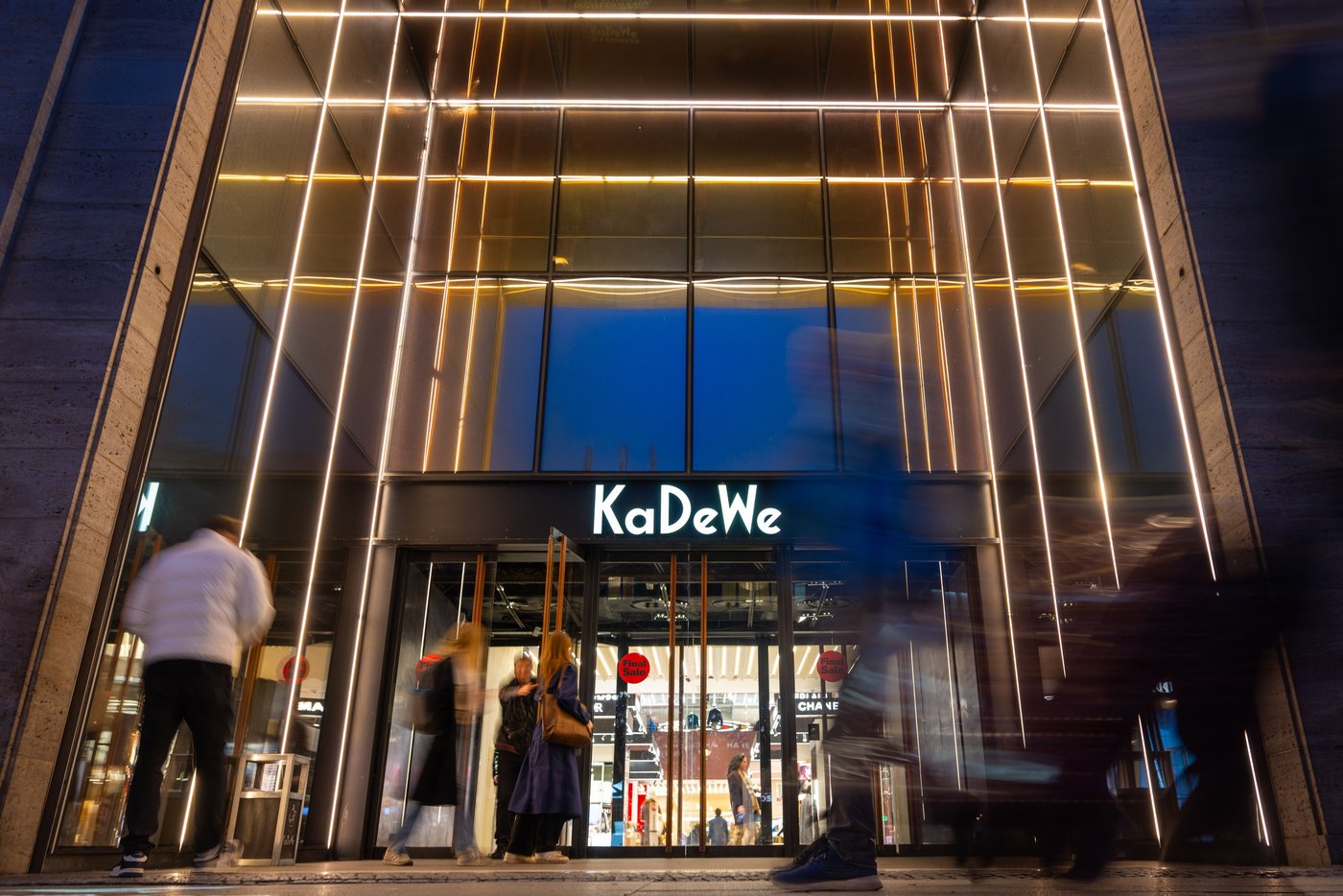 Cyberattacke bei KaDeWe Group: Tausende Kundendaten durch Hacker gestohlen Cyberattacke bei KaDeWe Group: Tausende Kundendaten durch Hacker gestohlen