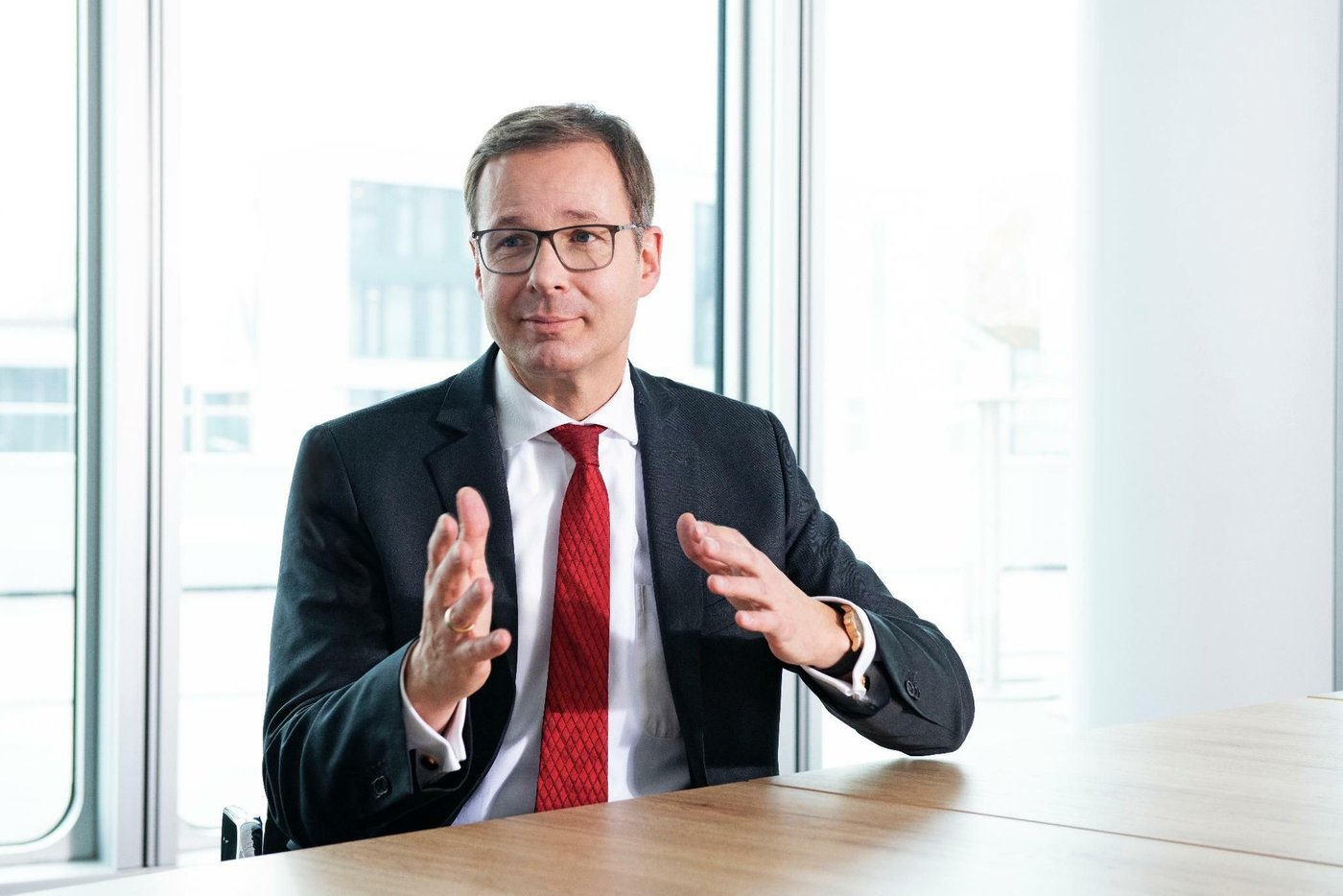 HVB-Vorstand Beumer: „Die Hilfs-Programme sind im Moment existenziell ...