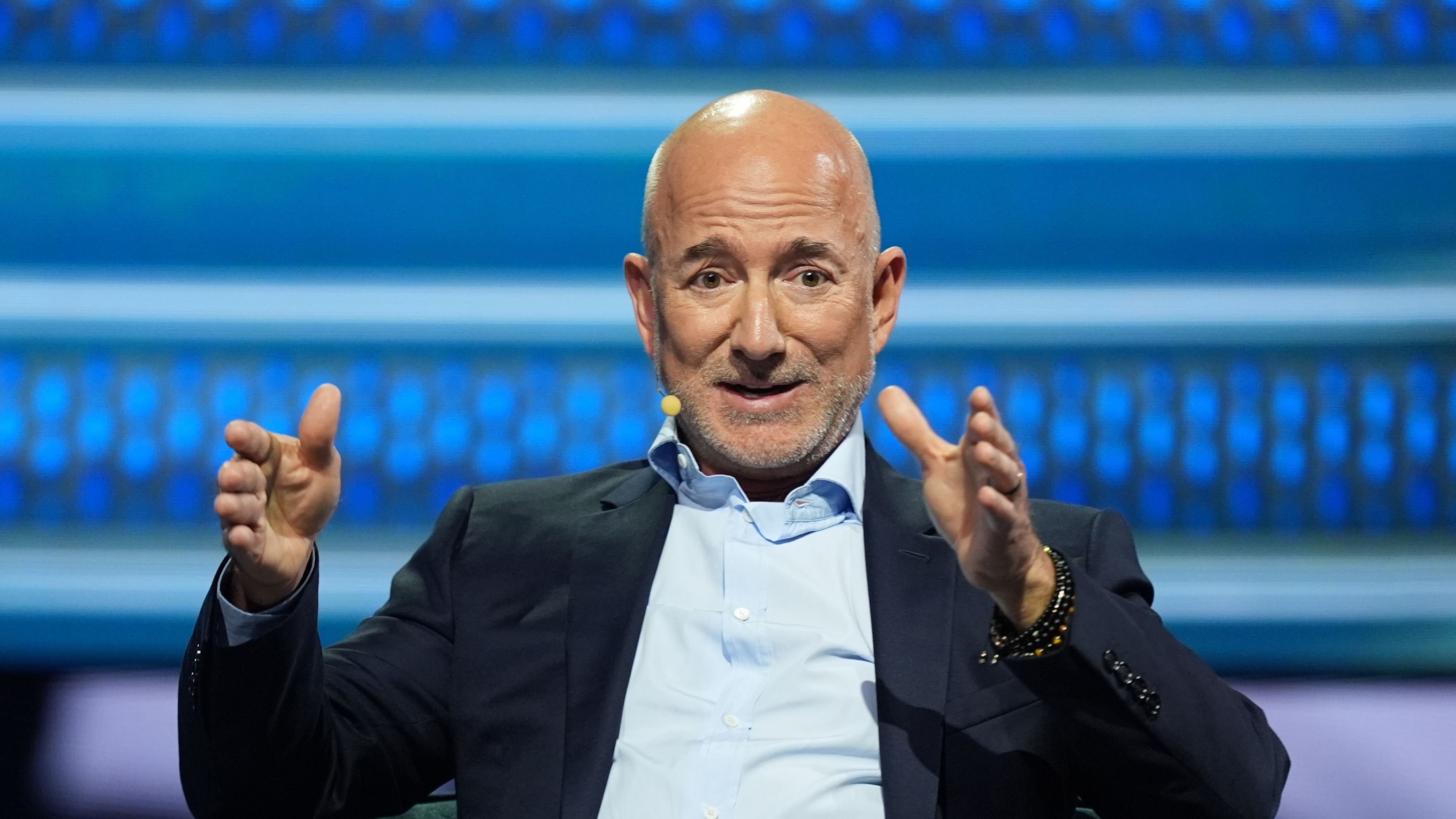 Weltraum: Jeff Bezos plant Satellitennetz für Unternehmen