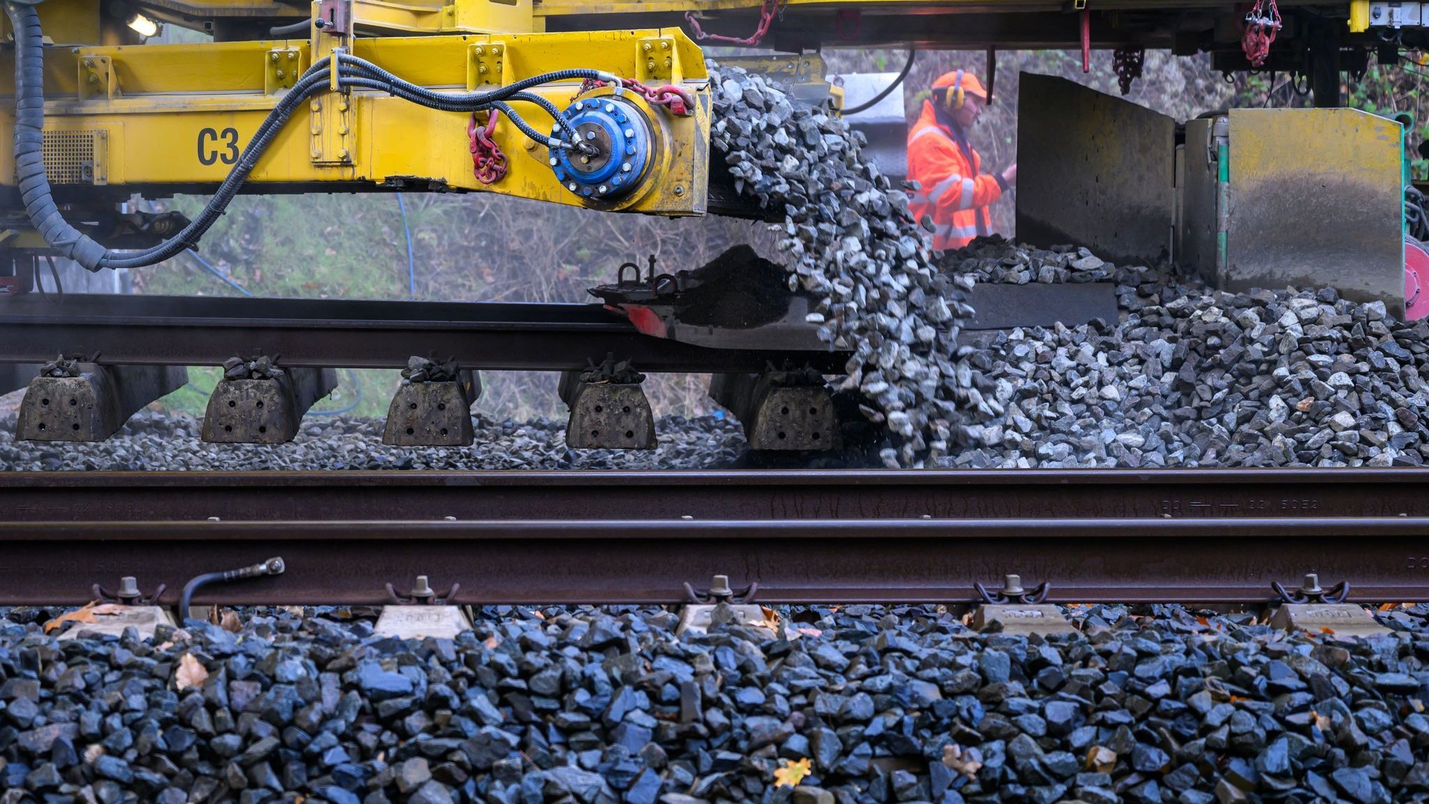 Schieneninfrastruktur: Bahn will 2026 mehr als 23 Milliarden Euro ins ...