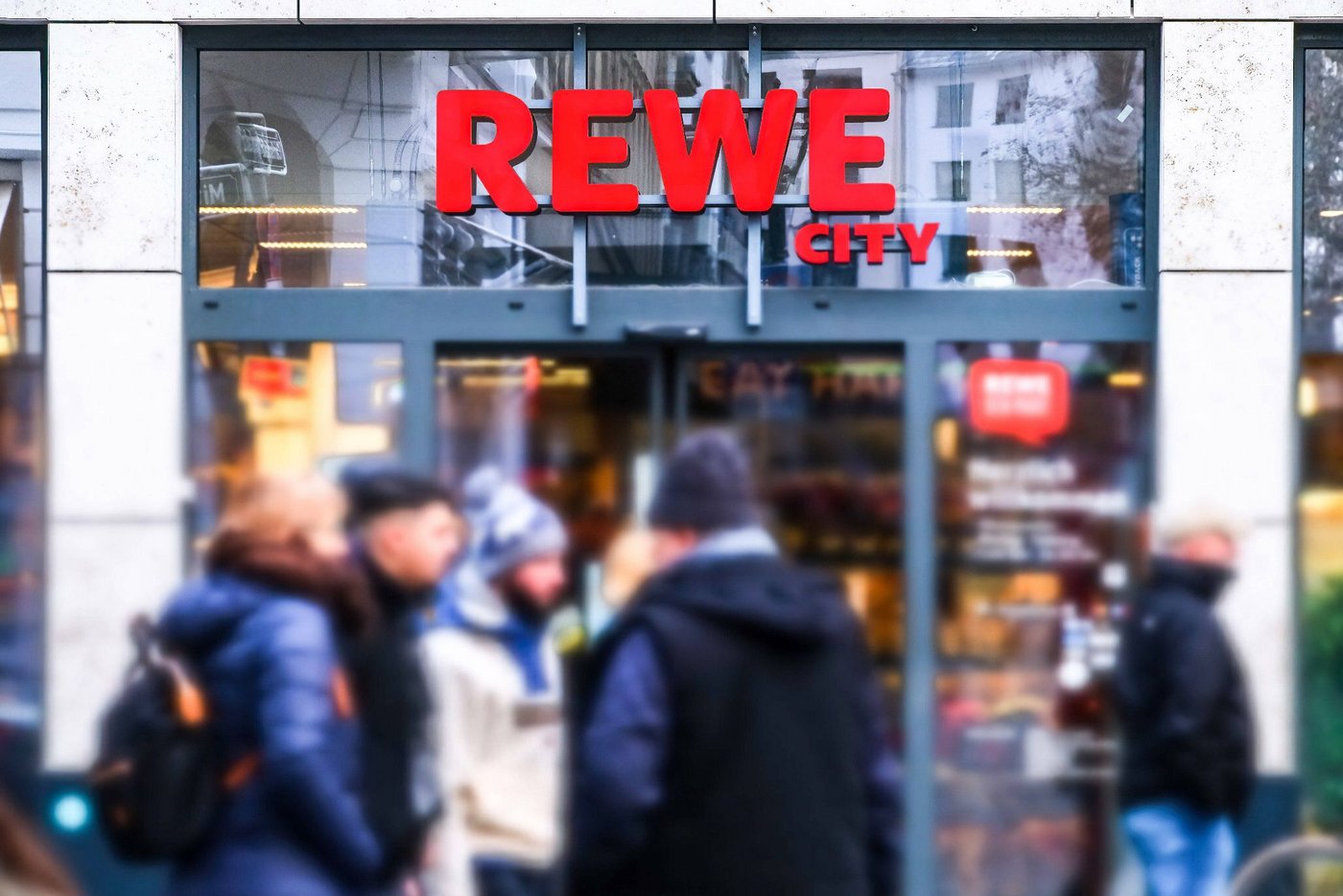 Rewe Group: Rewe, Penny und Toom erhöhen freiwillig Gehälter um 5,3 Prozent