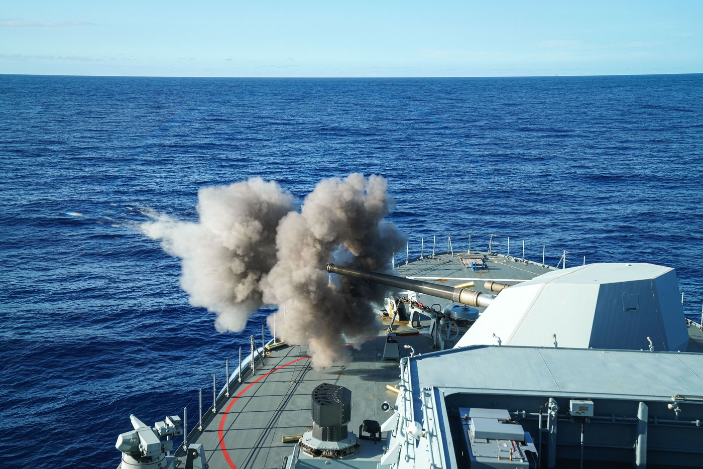 Militär: Deutschland zeigt Stärke gegen China – mit Jets und Minister ...