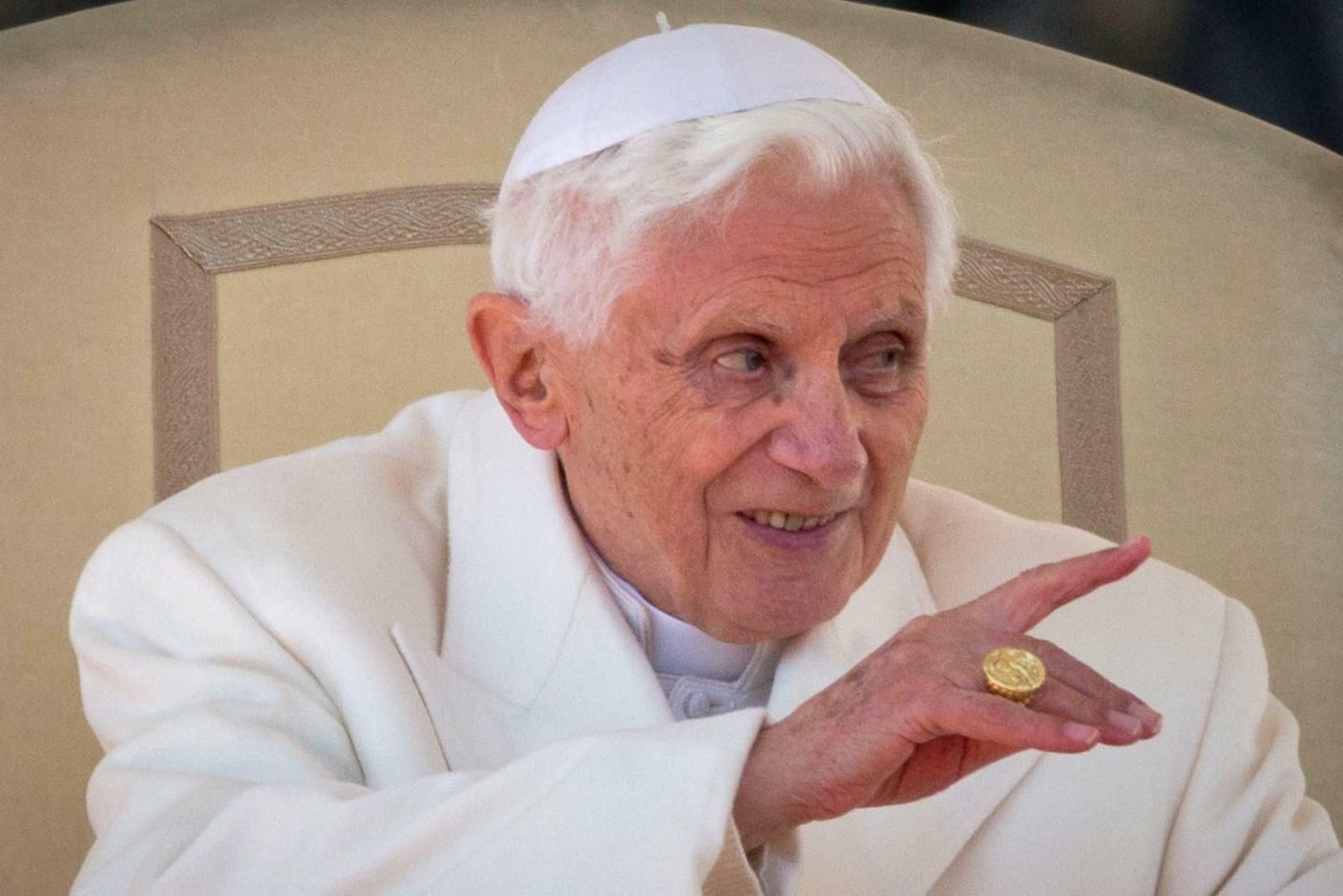 Kindesmissbrauch: Papst Benedikt verstieß hunderte Priester