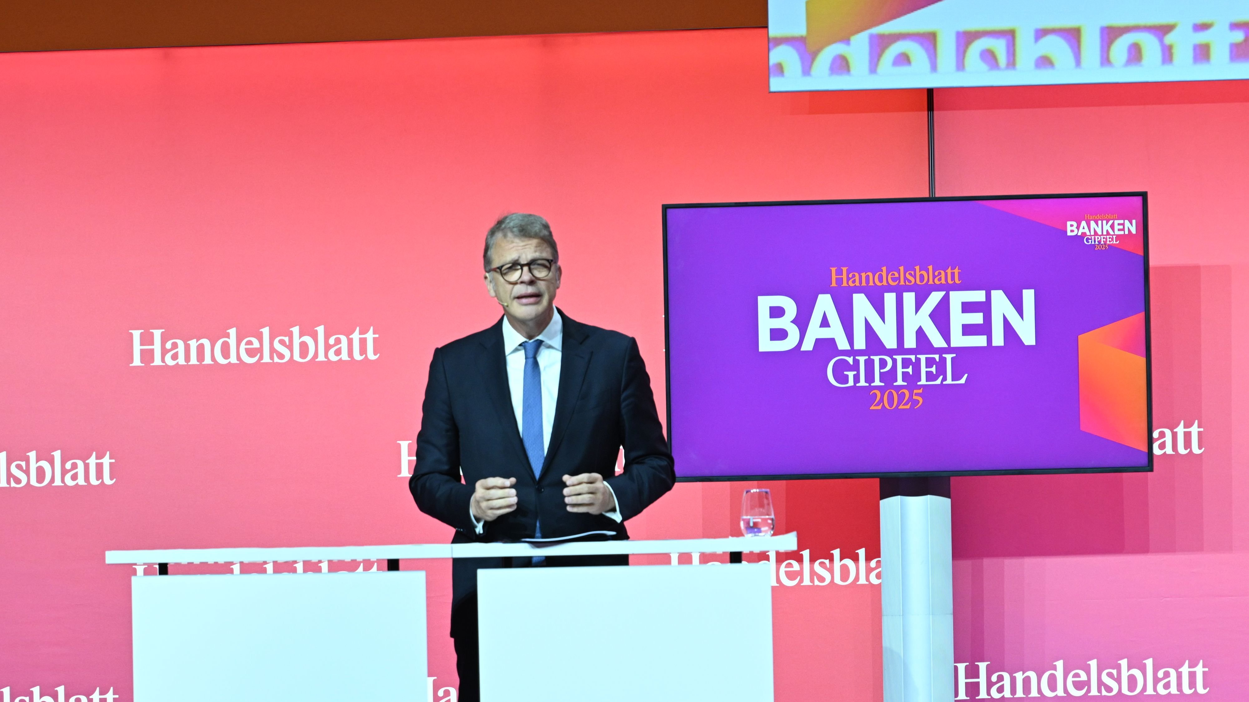 Deutsche Bank: Sewing sieht Stabilität der Kapitalmärkte gefährdet