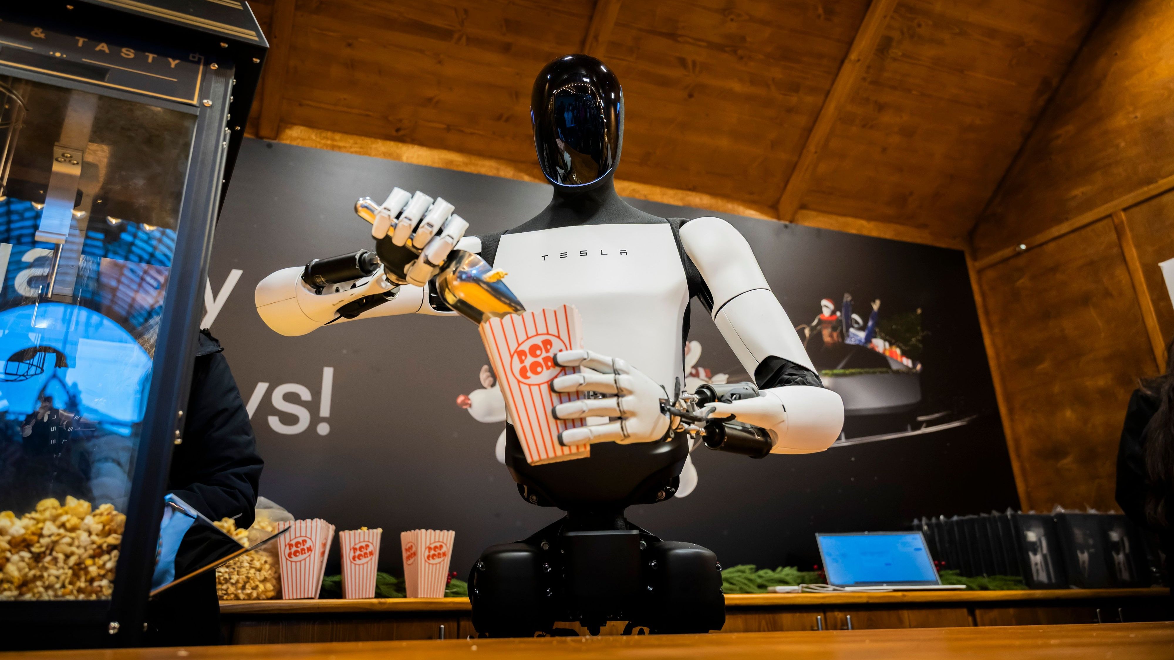 Automatisierung: Tesla zeigt Optimus-Roboter in Berlin