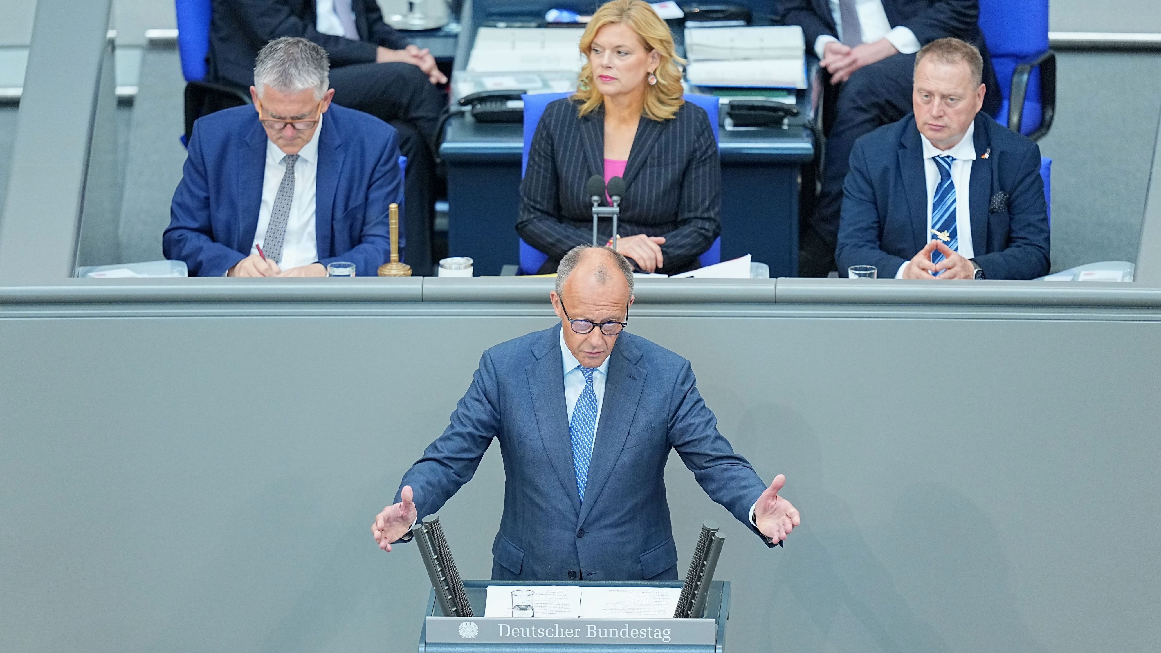 Regierungserklärung: „Das kann so nicht weitergehen“ – Merz schwört auf ...