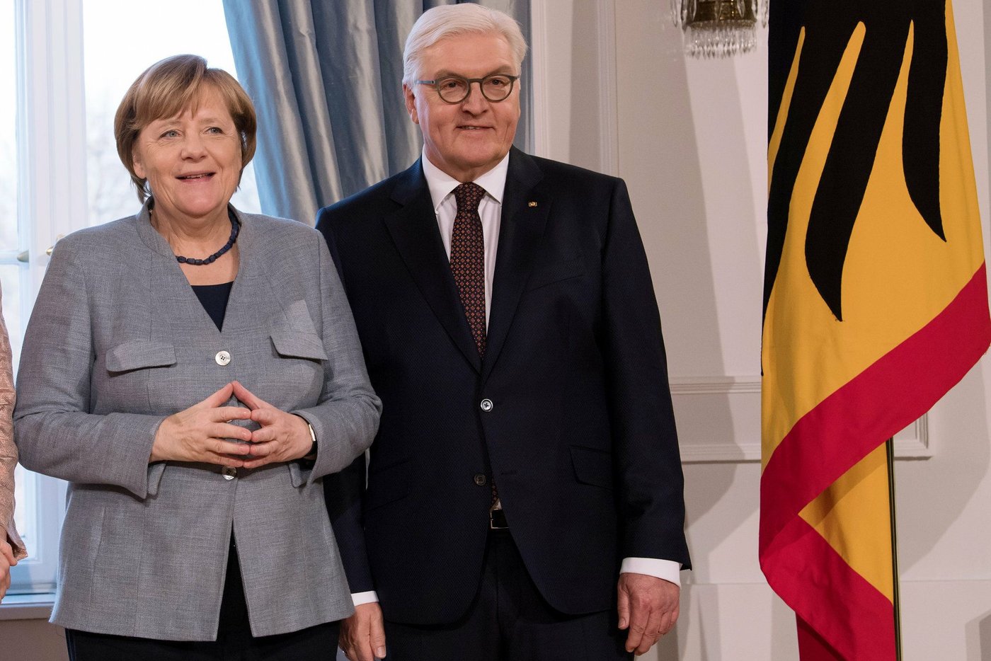 Höchster Orden für Angela Merkel: Für Steinmeier ist die Ehrung der ...