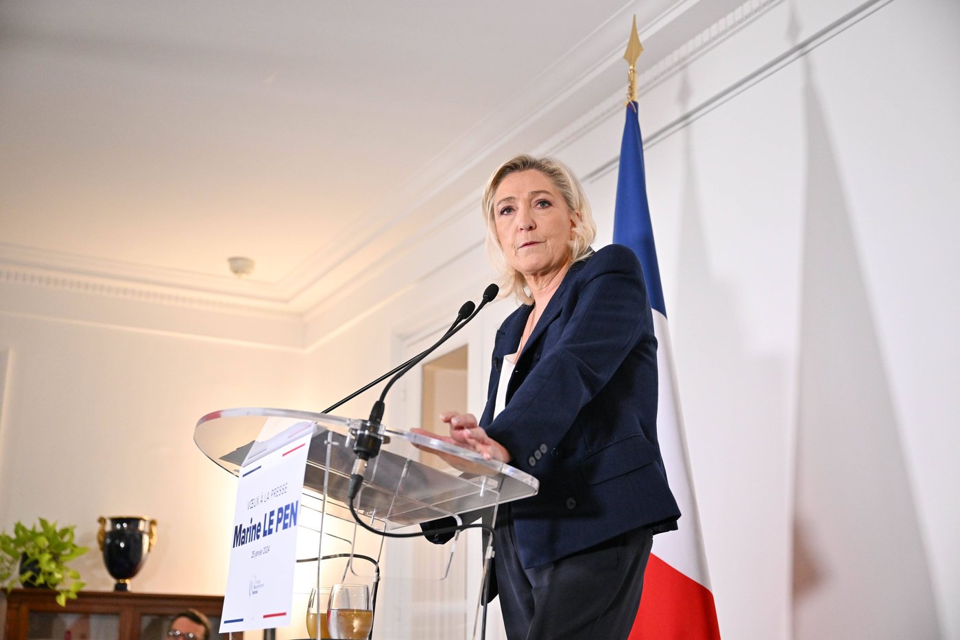 Politik: Le Pen will mit AfD reden – Distanz zu Remigration-Politik