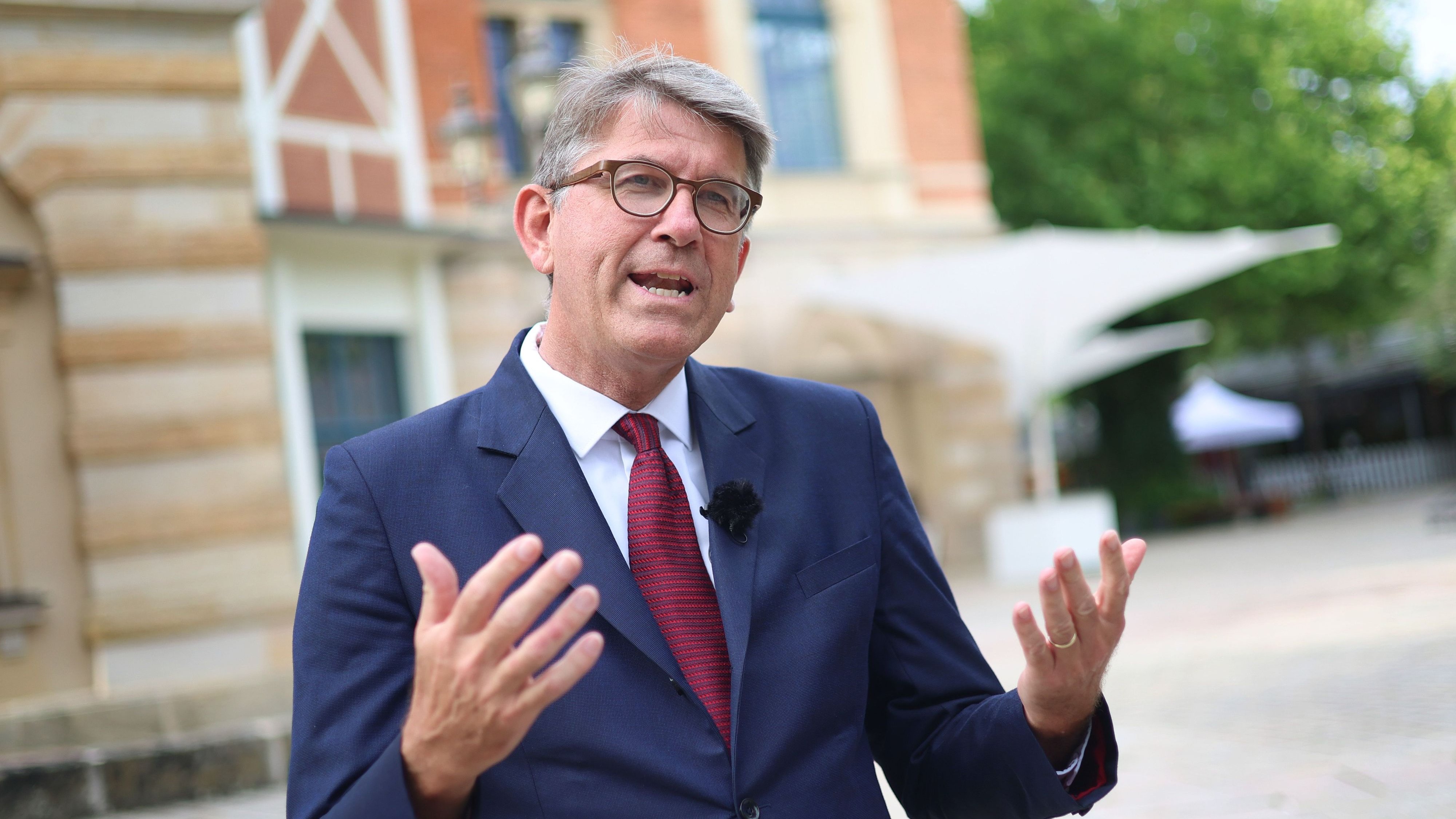 Wolfram Weimer: Bayern überprüft Unterstützung von Ludwig-Erhard-Gipfel