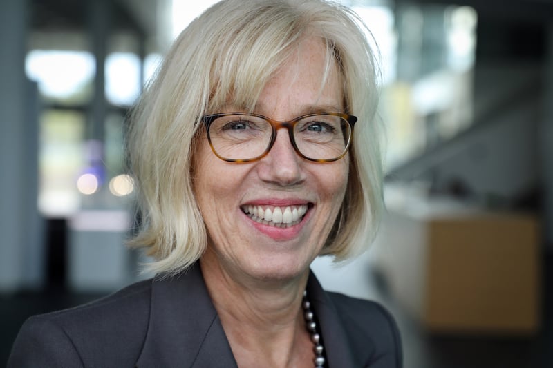 Chiphersteller: Allein unter Männern – Wie Elke Reichart Infineon ...