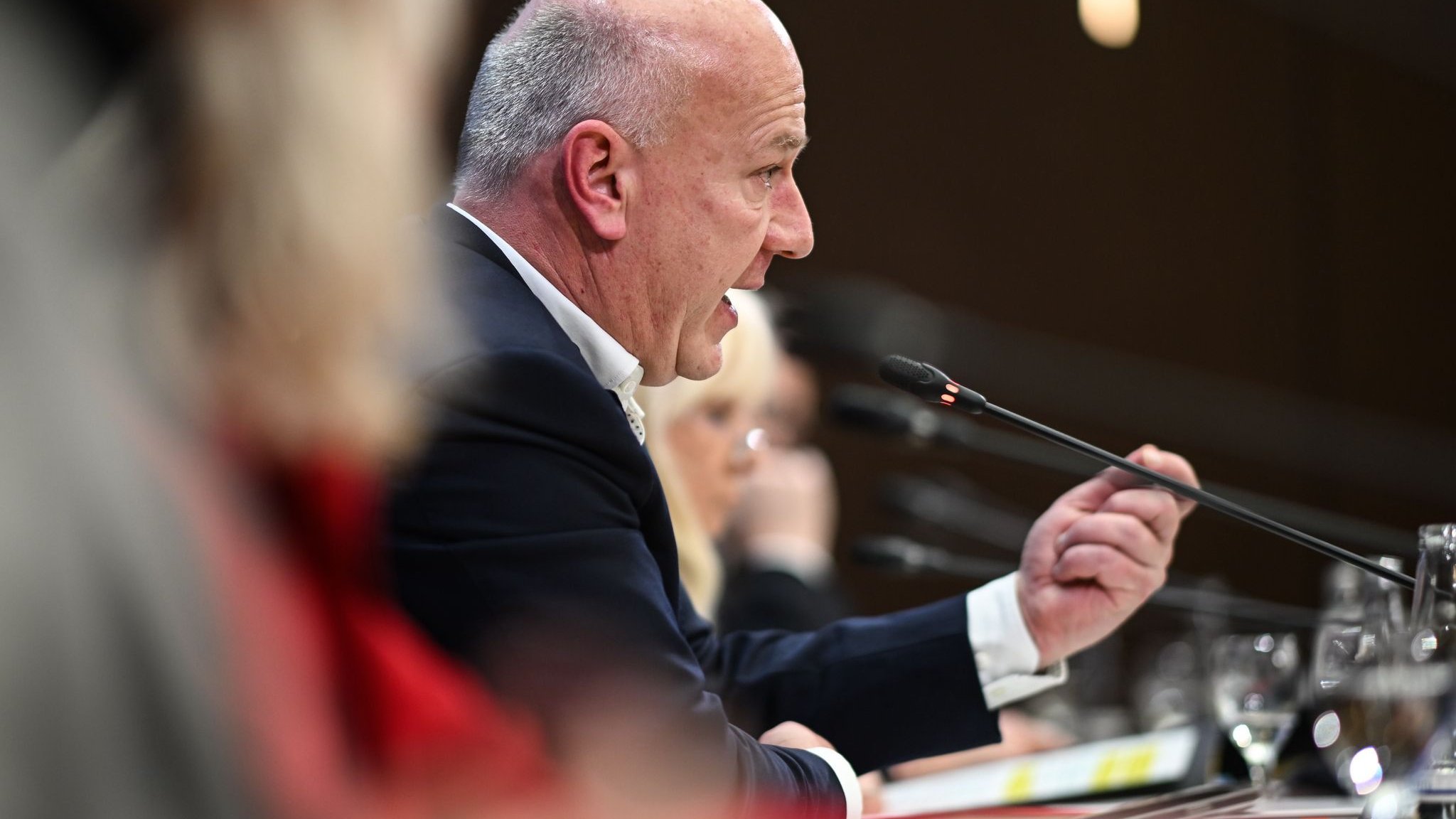 Nach umstrittenem Tennis-Match: Berliner CDU-Fraktion stellt sich ...