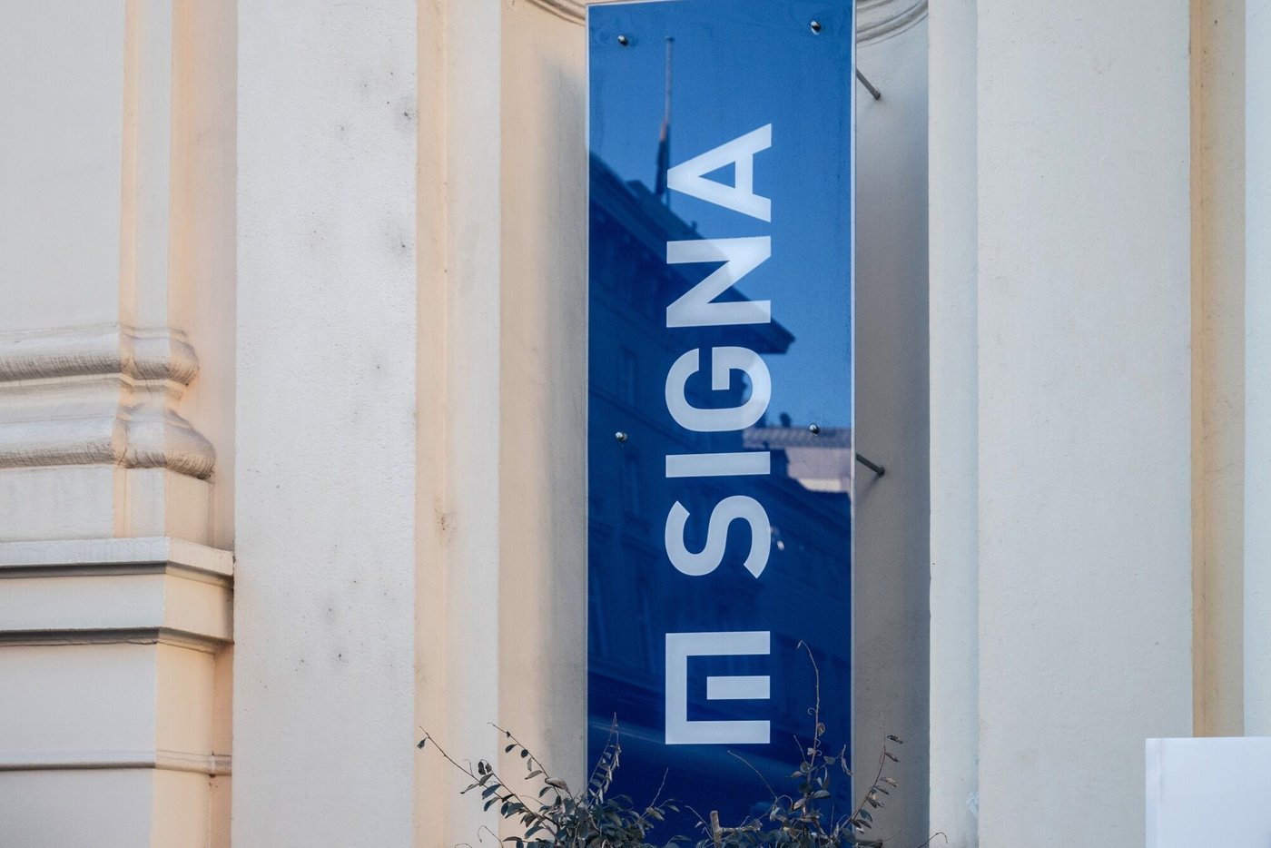 Insolvenz: Angeschlagene Signa löst offenbar zwei zentrale Gremien auf