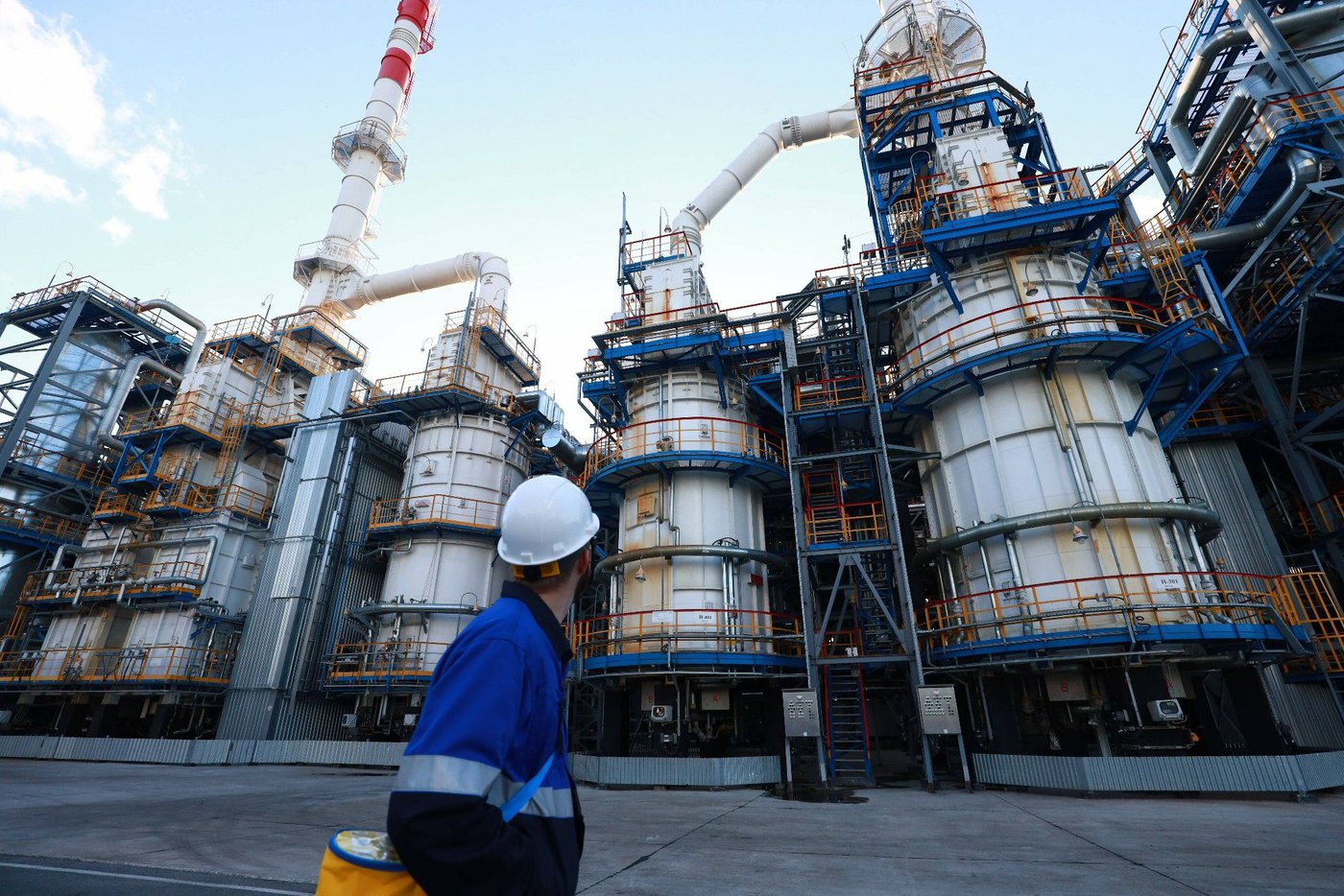 Ukraine-Krieg: Drohnen und Bankensanktionen bringen Russlands Ölbranche ...