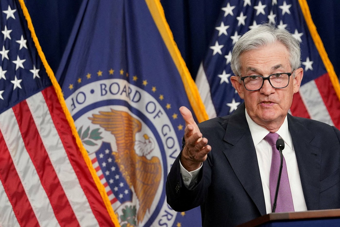 US-Notenbankchef Powell hält sich Option einer Zinserhöhung weiter offen