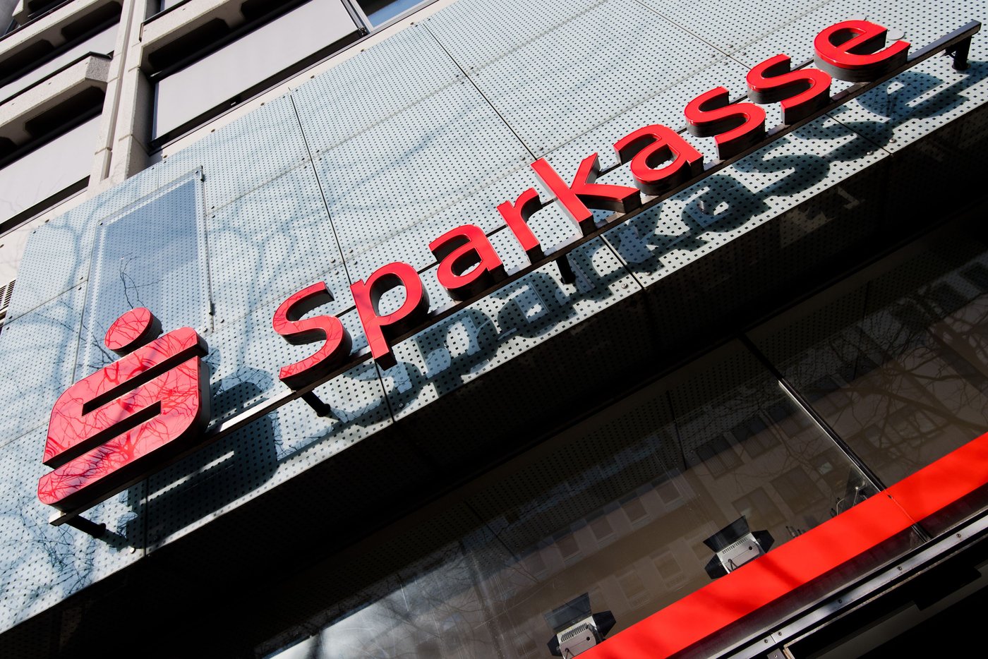 Banken: Niedersachsens Sparkassen geben sich nach Rekordergebnis ...