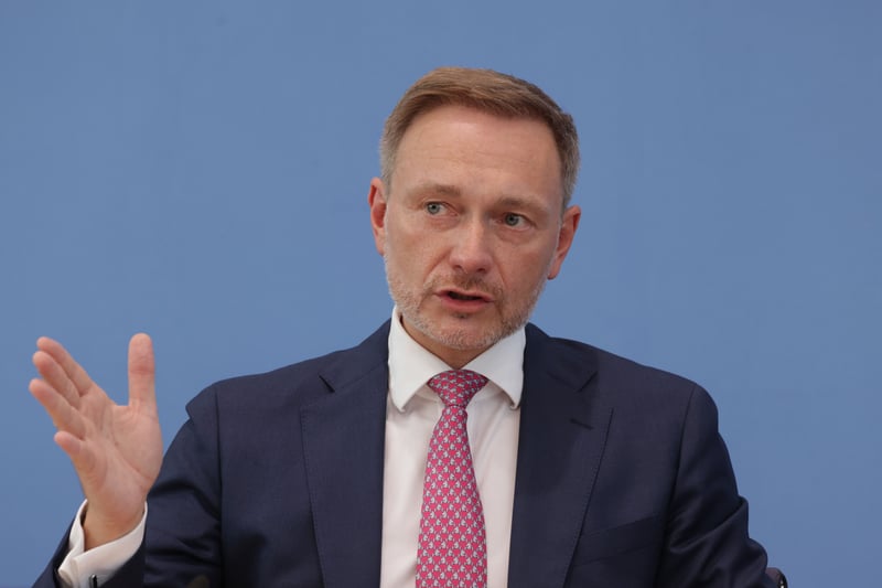 Steuerpolitik: Lindner bringt Gesetzentwurf für Steuerentlastungen auf den Weg
