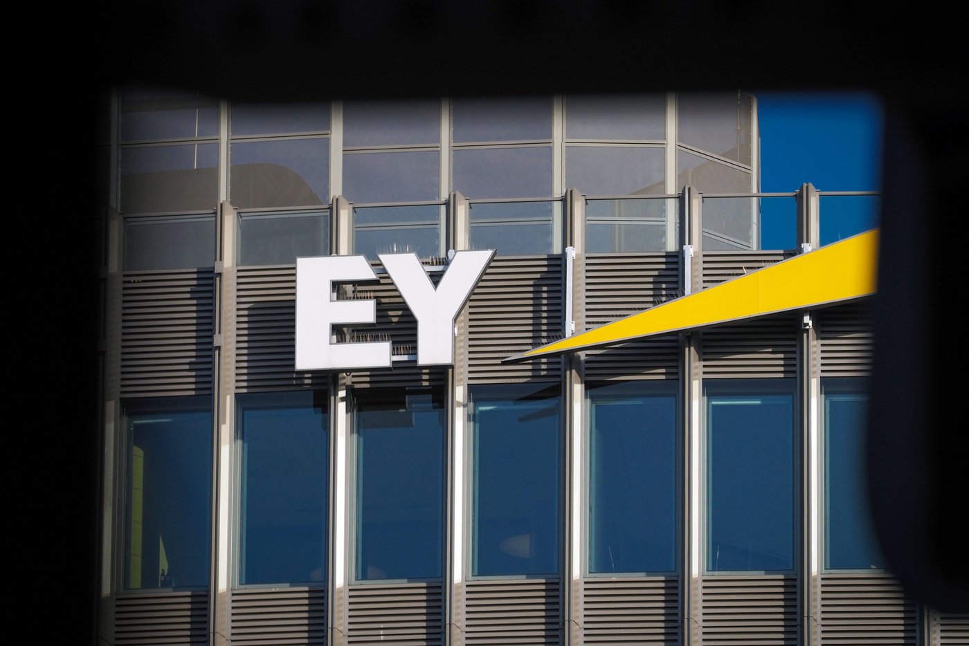Wirtschaftsprüfer: Wirecard-Aktionäre klagen gegen EY-Umstrukturierung