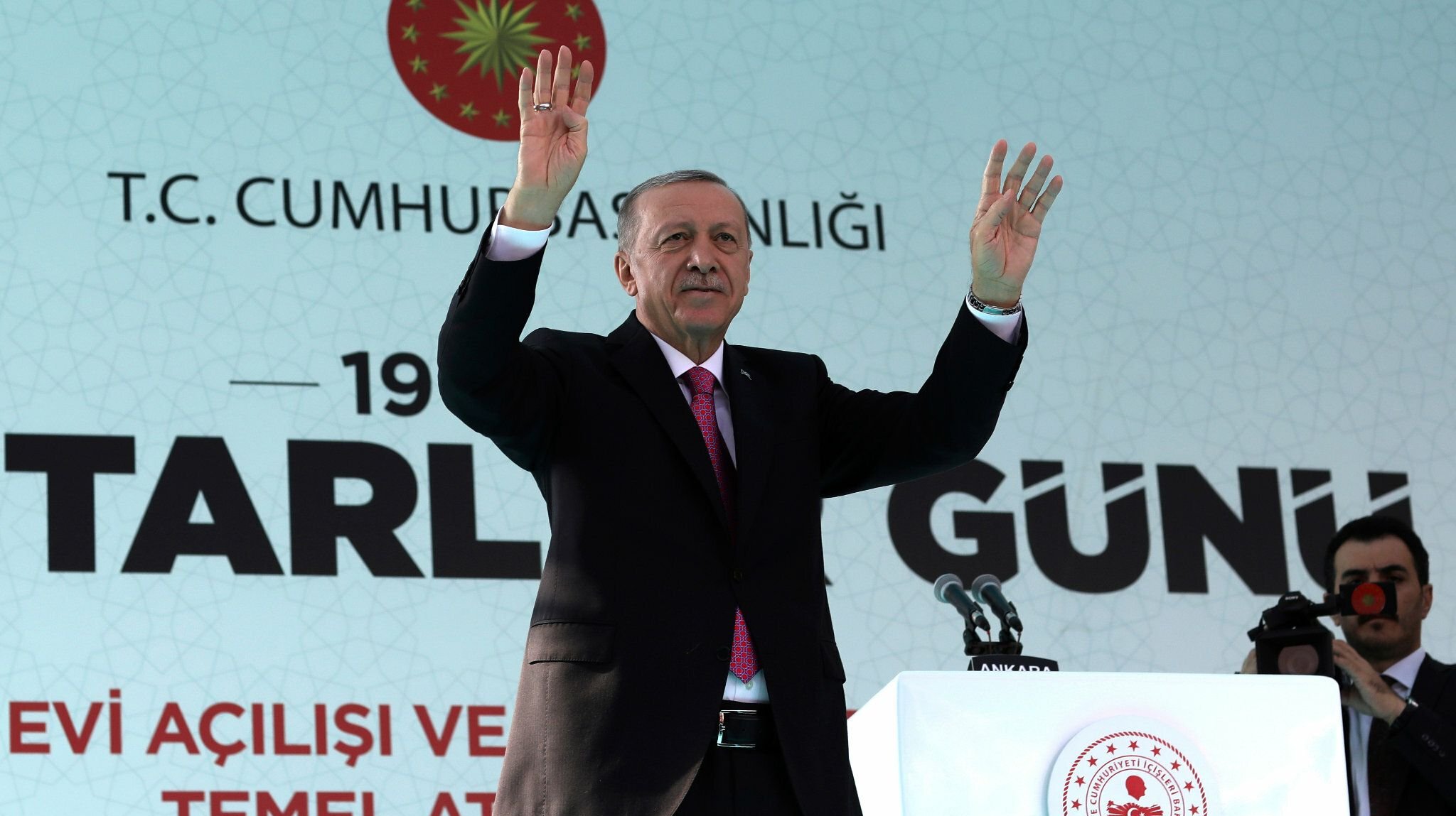 Erdogan schlägt eine Volksabstimmung über das Kopftuch vor