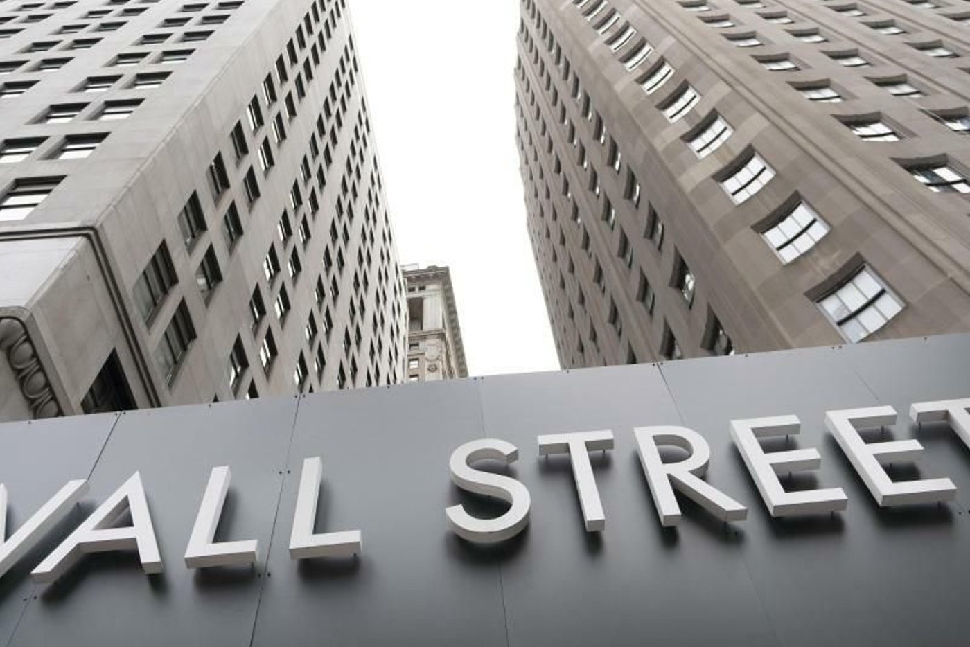 US-Börsen: US-Tech-Rally geht weiter – S&P-500-Index mit neuem ...