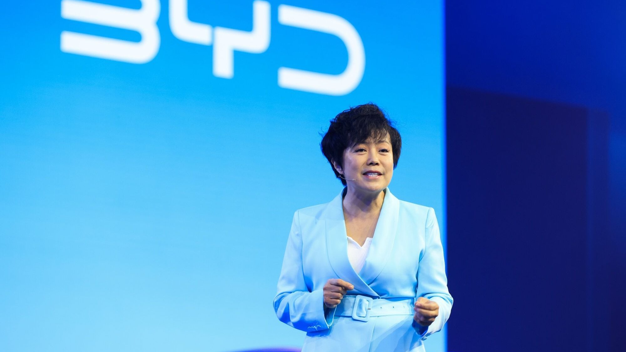 Interview mit Stella Li: „BYD baut nächstes Jahr in Europa“